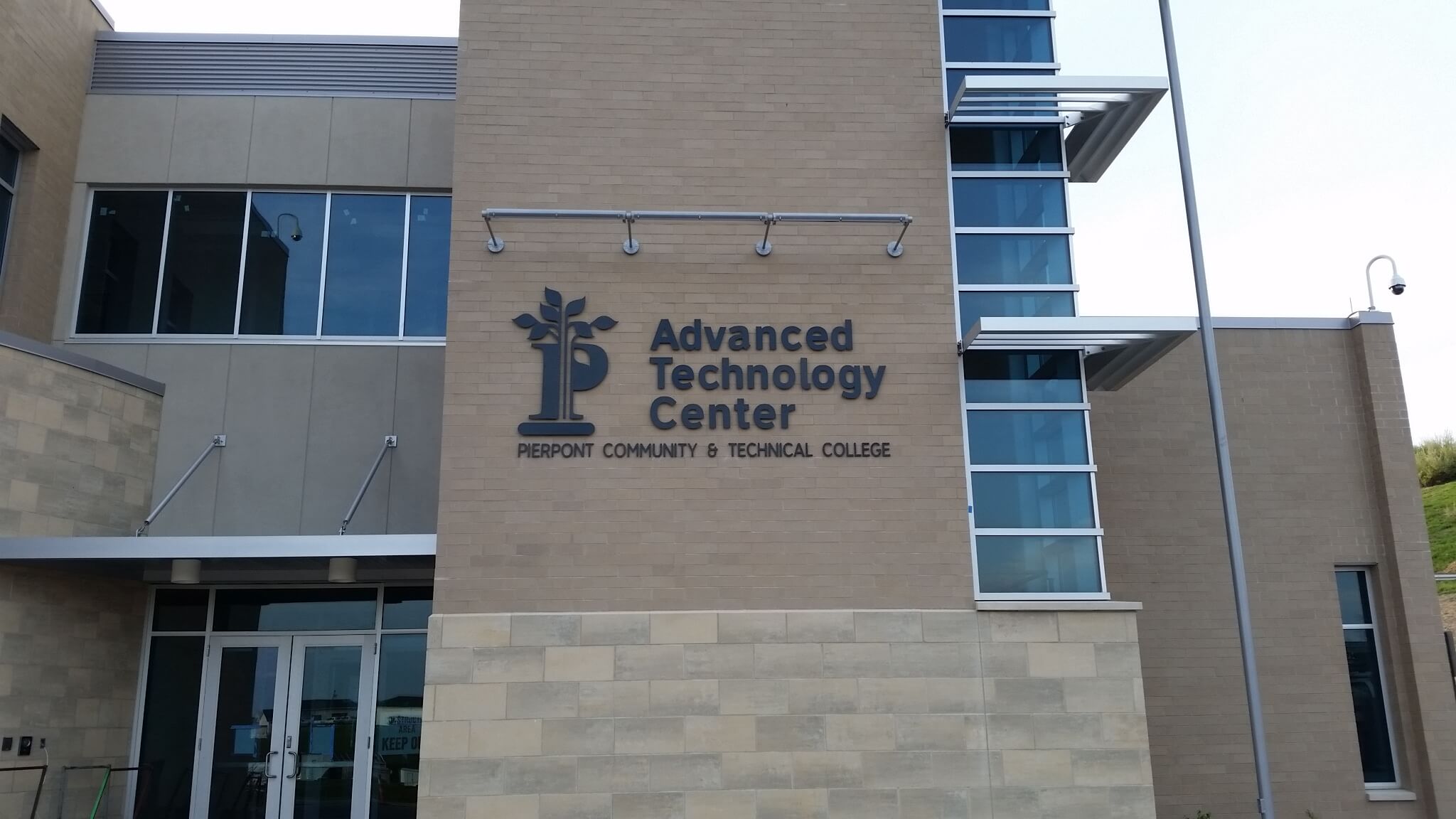 Gallery - Pittsburgh Signs – Graphics 22 Signs